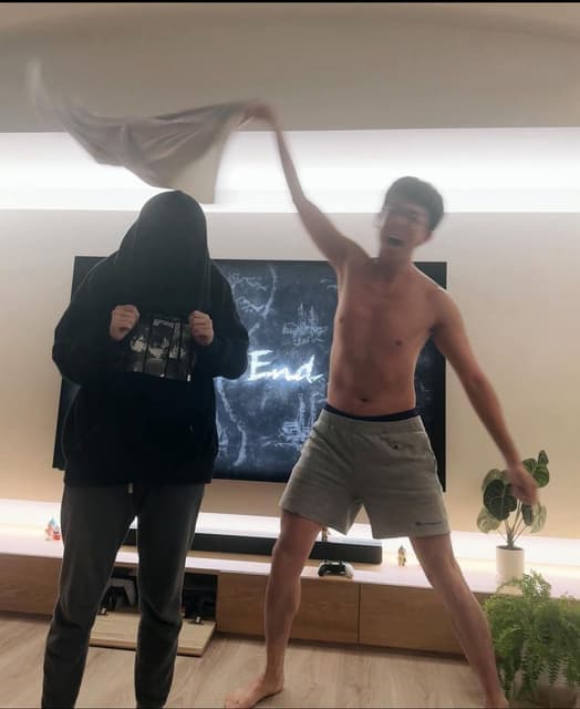 Toyz半夜說還有大咖要出事⋯ - B6-17 留言 | Dcard