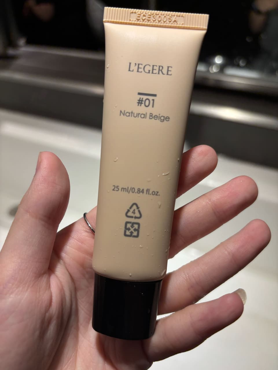 #我要賣 #我要賣 L'EGERE蘭吉兒 橙花原液保濕BB霜 01自然色 - 二手交易板 | Dcard