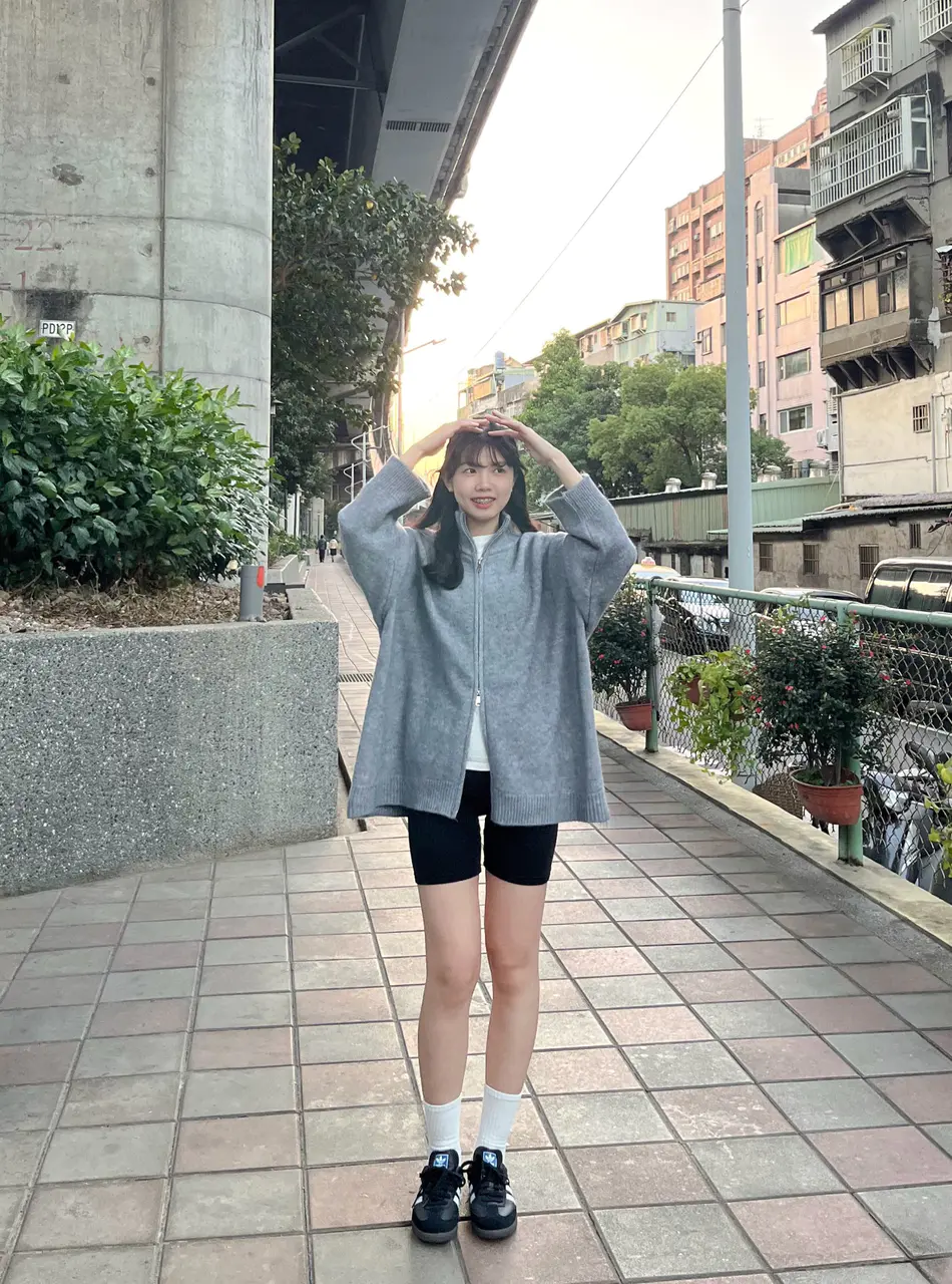 #分享 秋日OOTD🍂 - 穿搭板 | Dcard