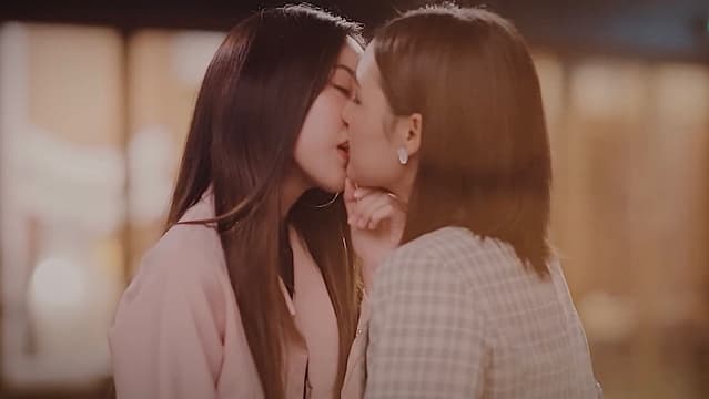泰國高甜GL劇《Lucky My Love》：浪漫吻戲、演員Q&A、花絮一次看！ - 彩虹板 | Dcard