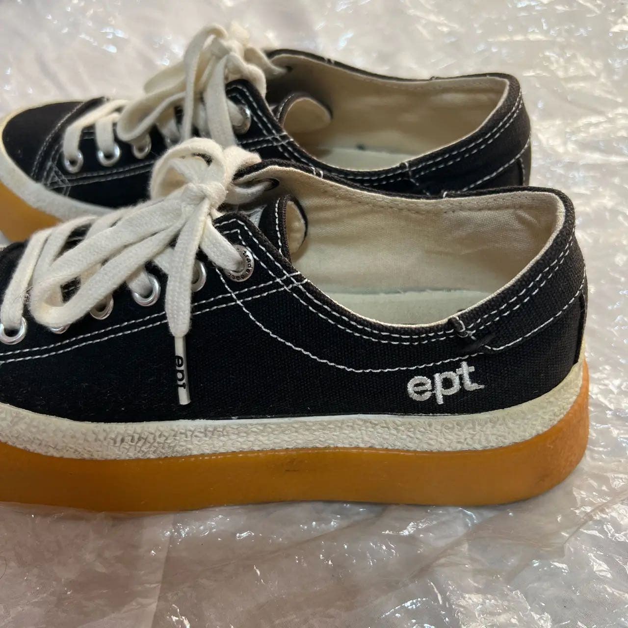 #我要賣 韓國EPT DIVE LAYER深藍色厚底帆布鞋 - 二手交易板 | Dcard