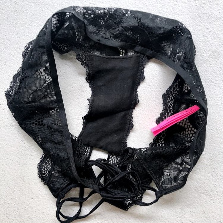 UW LINGERIE｜露臀細帶鏤空情趣內褲．XE11新網羅 - 西斯板 | Dcard