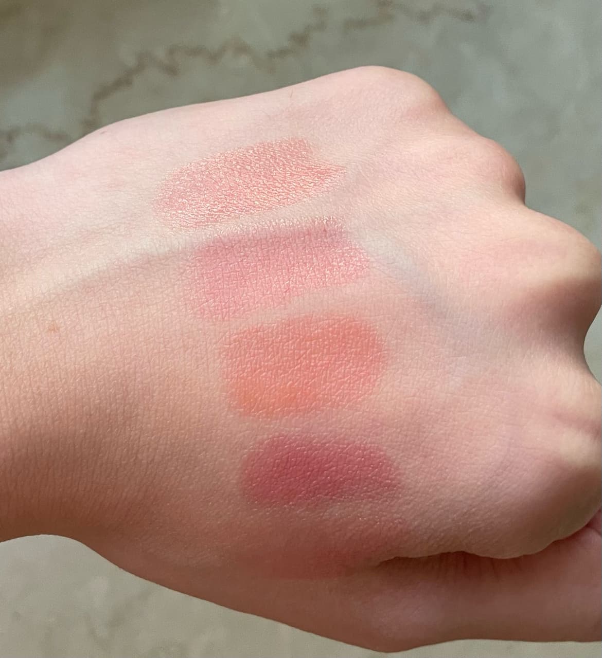 #分享 專櫃潤唇膏分享 - 美妝板 | Dcard