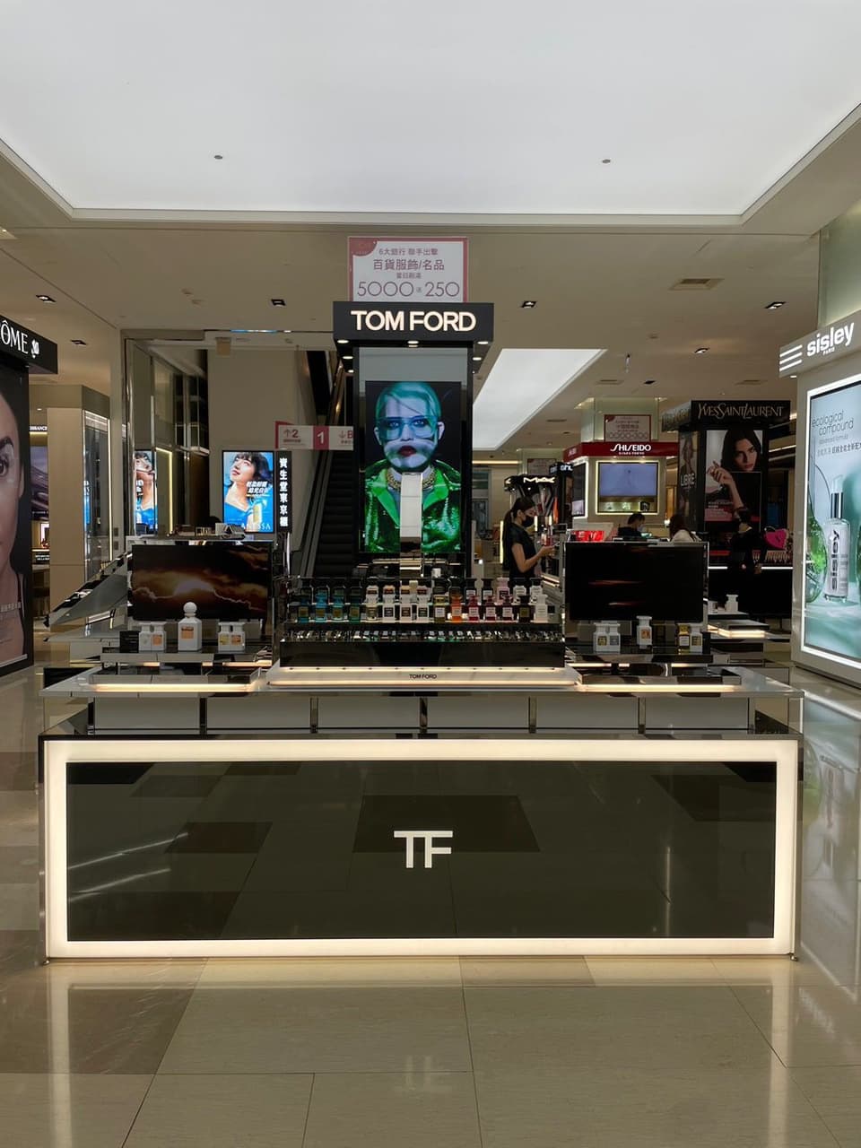 #分享 逛遠百TF新櫃五分鐘後直接購入黑蘭花香水 - 香氛板 | Dcard