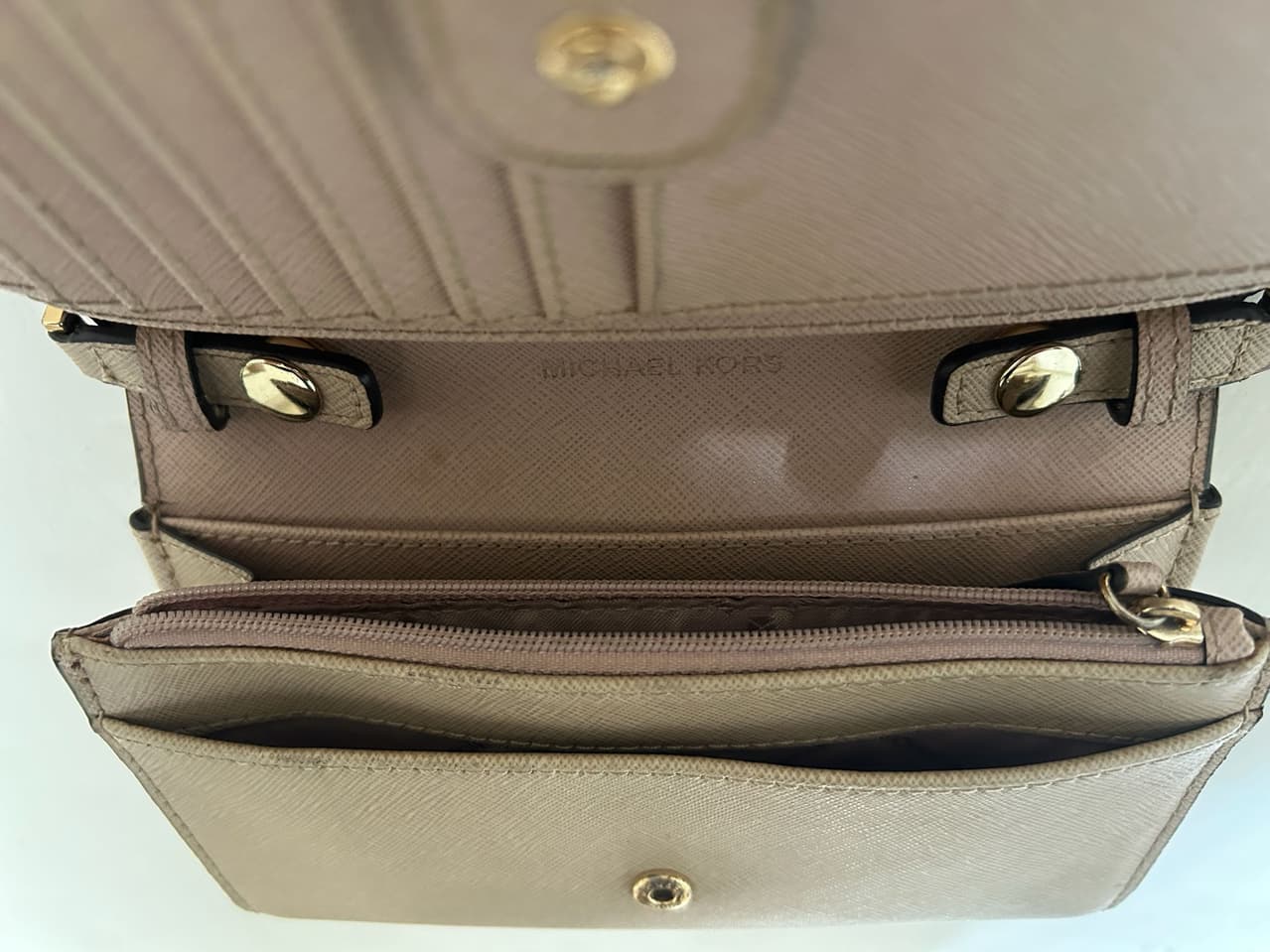 #我要賣 MK 奶茶色WOC🤎 - 二手交易板 | Dcard