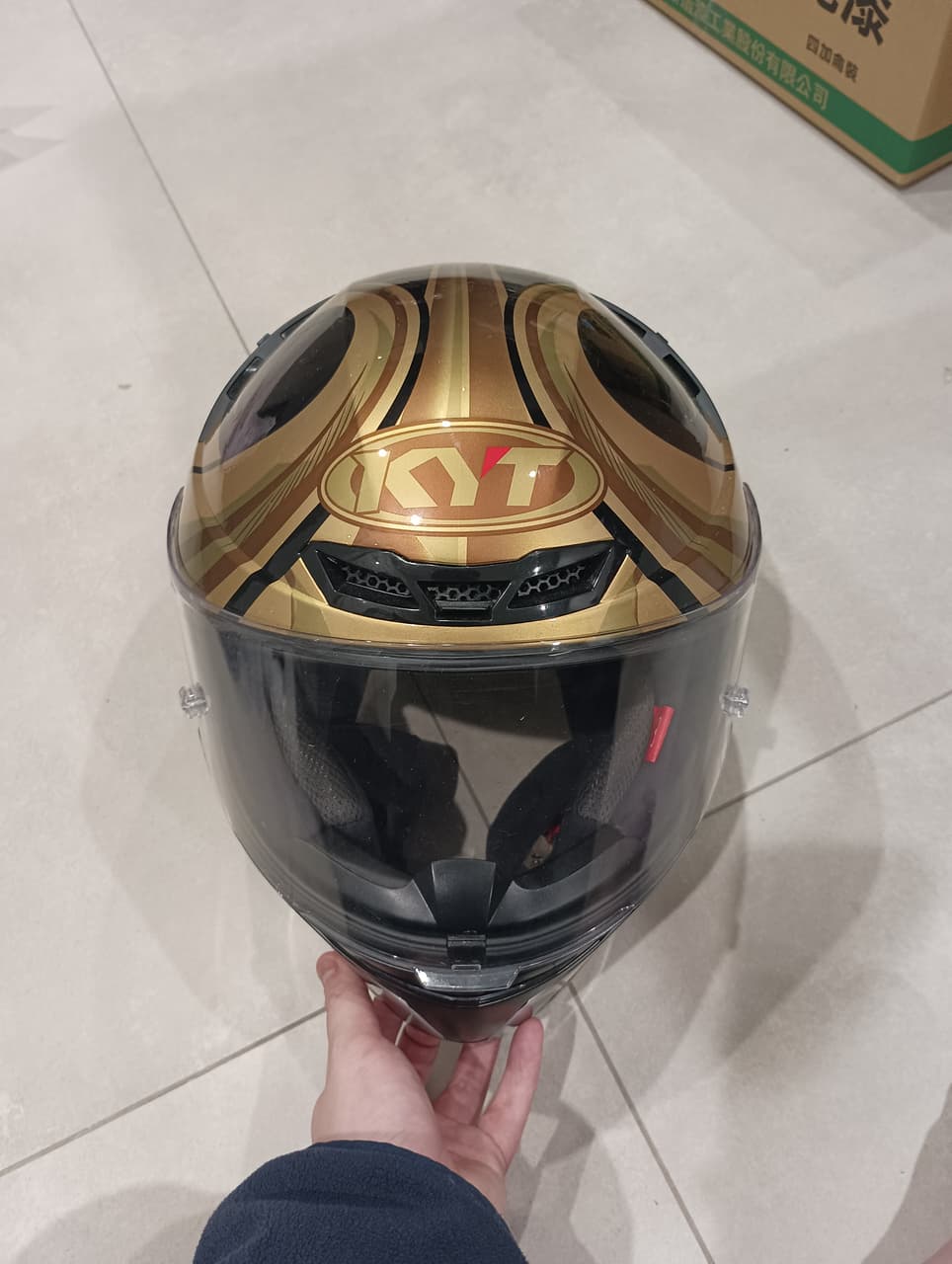 #出清 #出清 KYT漫威聯名款全罩式安全帽2000 - 文化大學二手物交流板 | Dcard