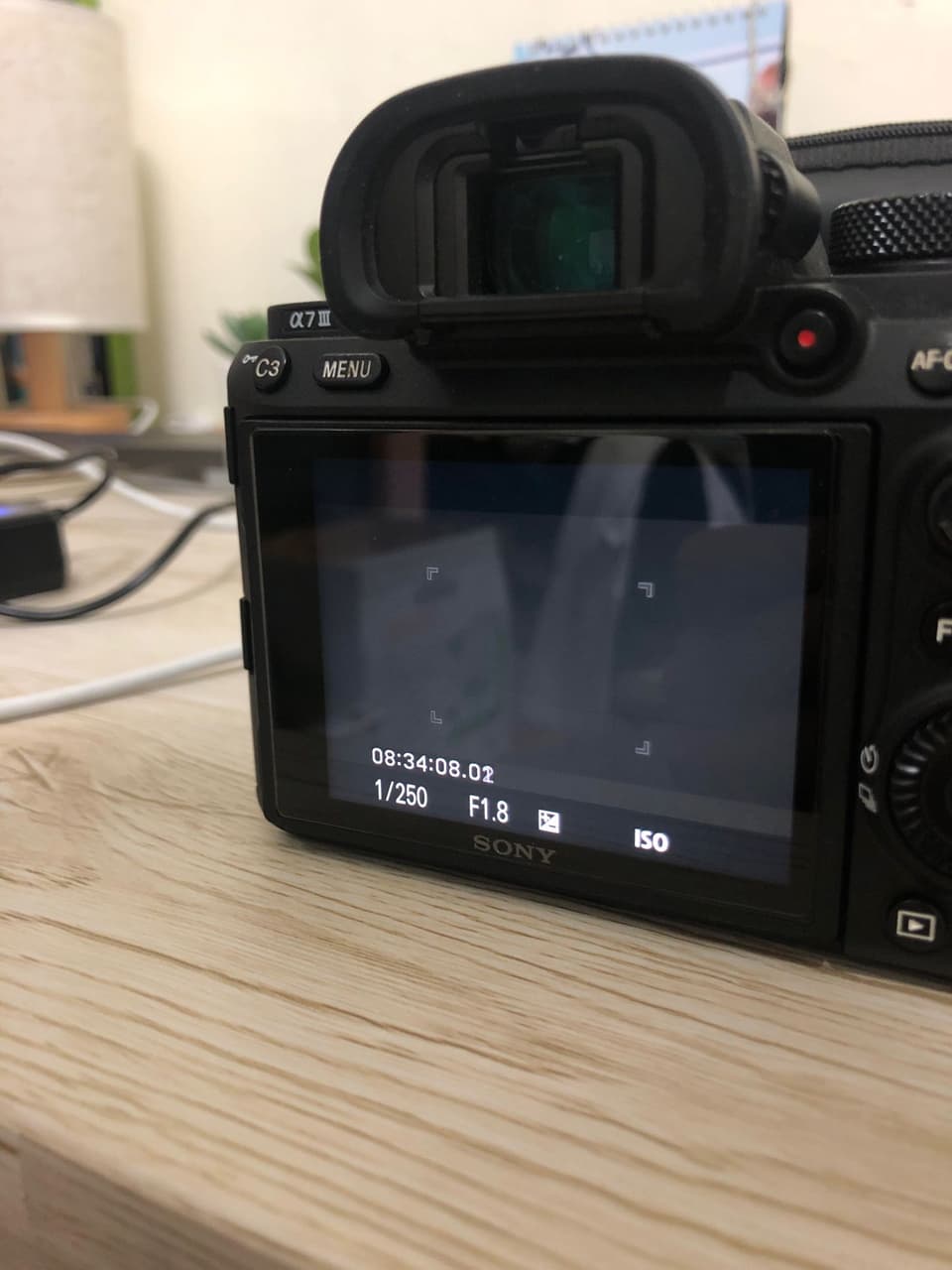 #請益 Sony相機 a73 顯示詭異時間一直在跑 - 攝影板 | Dcard