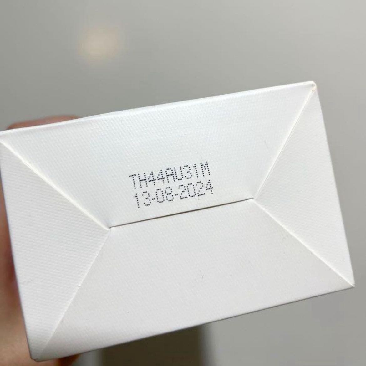 #我要賣 全新 THERA LADY 24K奈米金箔精華液 100ml （售出） - 二手交易板 | Dcard