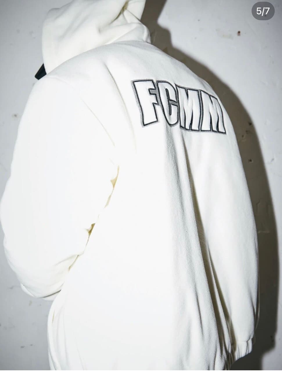 時髦到被問爆款🔍韓國品牌FCMM 絨毛外套 ️保暖時髦又百搭‼️～金珉奎著用款💜 - Karui (@goldgold100) | Dcard