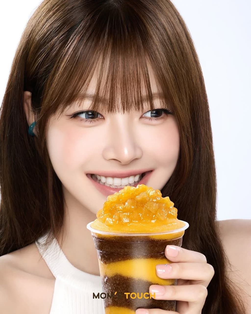 #分享 LE SSERAFIM Baskin-Robbins & MOM's TOUCH 夏日宣傳照/影片 - LE SSERAFIM板 | Dcard