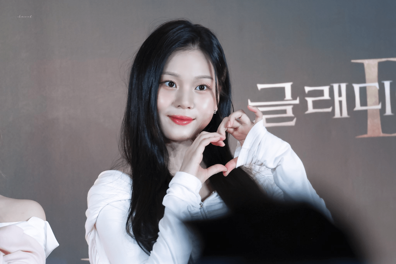 #行程 241105 VIVIZ - 神鬼戰士II VIP首映會 - GFRIEND板 | Dcard