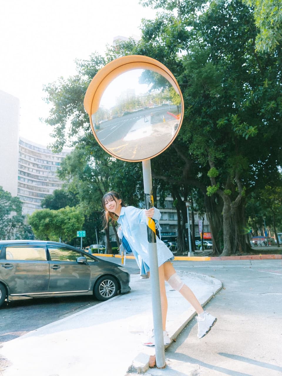 #人像寫真 果貿社區ft.161兼職鯊鯊教主💕 - 小林影像 (@linyoujun) | Dcard