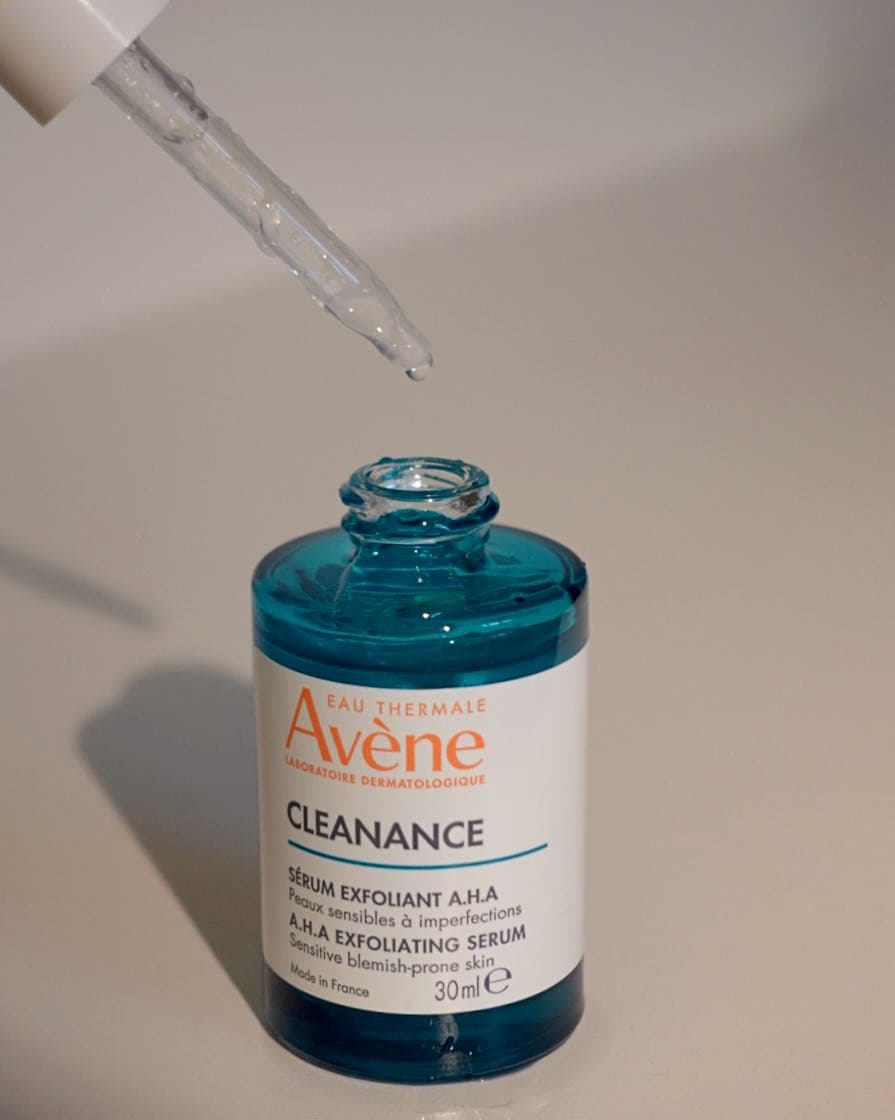 走過的爛臉路絕對不會讓你走🫶🏻雅漾AVENE 極效多重酸煥膚精萃💧 - 美妝板 | Dcard