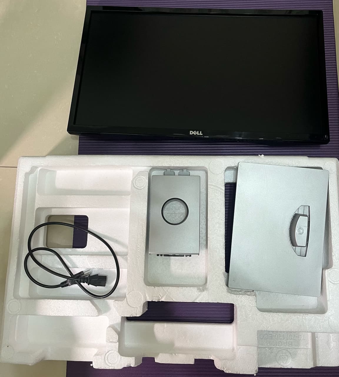 畢業出清 售 Dell電腦螢幕 - 金門大學板 | Dcard