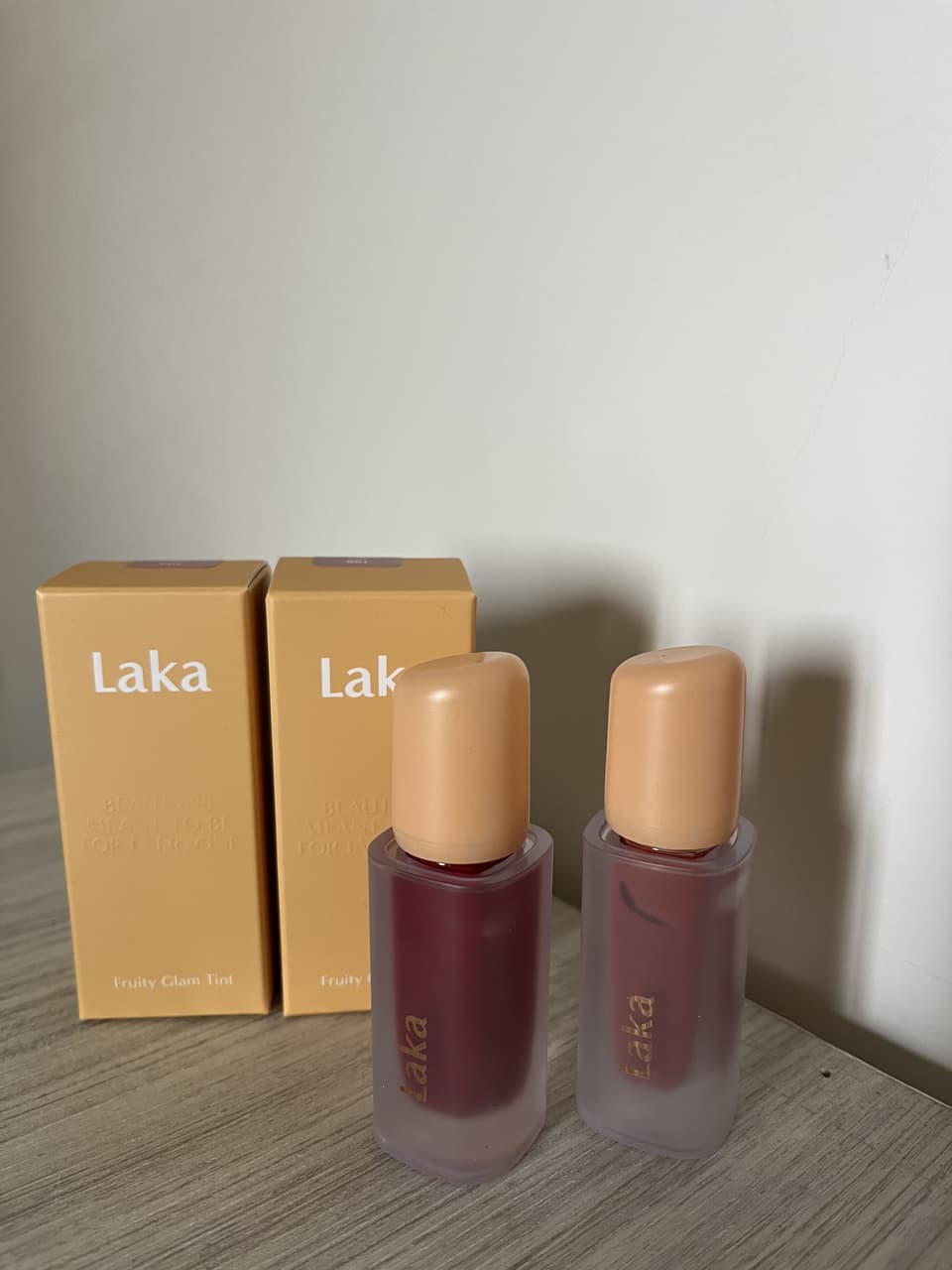 #分享 #試色 Laka果然持久水光唇釉 104 108 - 美妝板 | Dcard