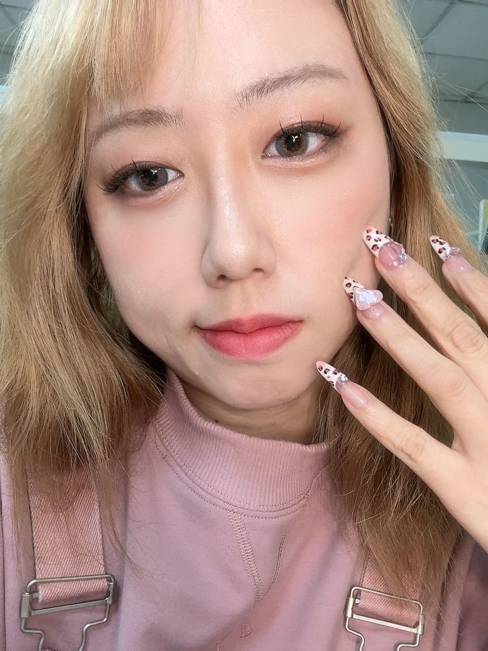 cruum-smoke gray - 隱形眼鏡板 | Dcard