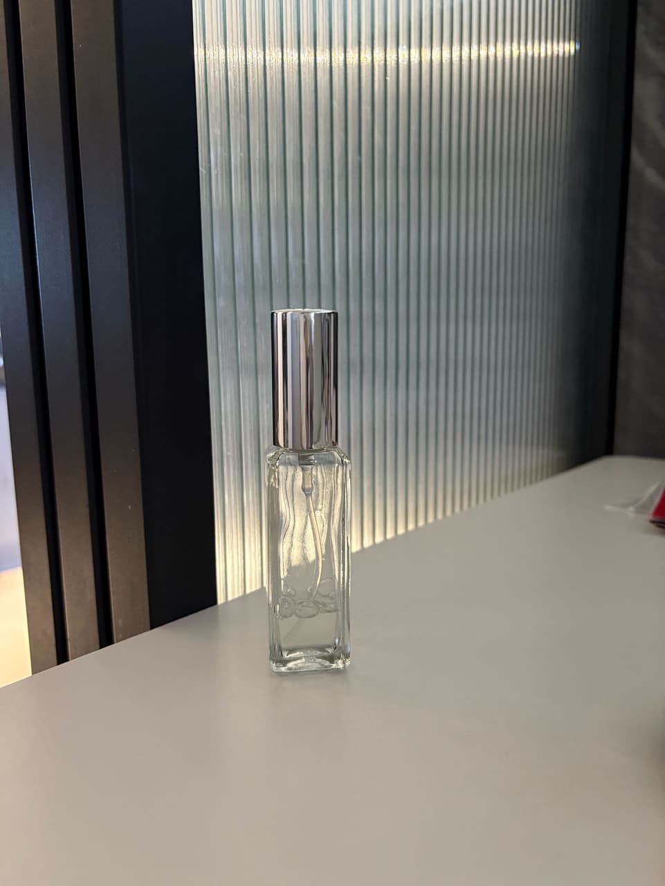 4月抽獎-空間織物香水*2（二手）+香水試用包*1 - yy (@y93) | Dcard