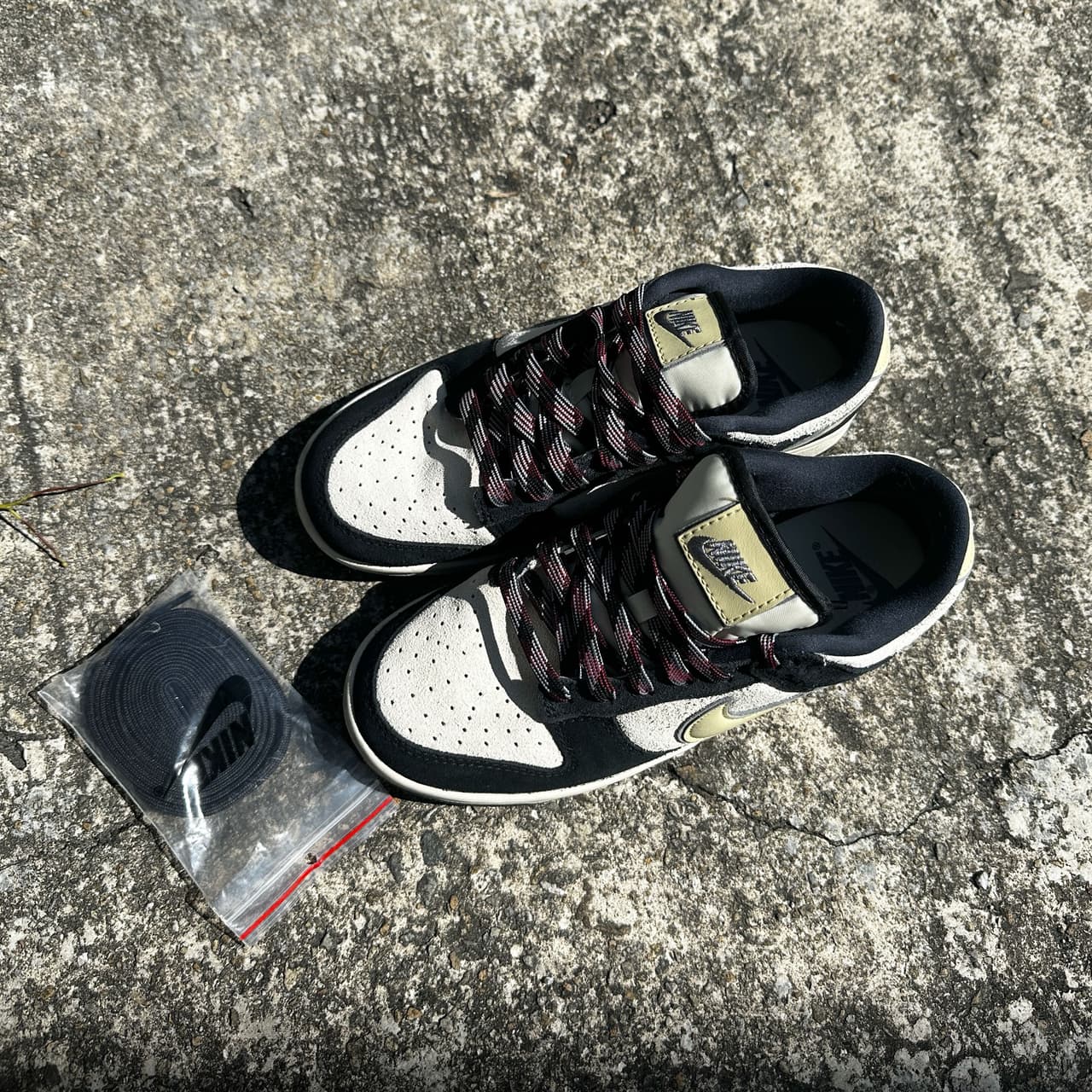 #我要賣 #我要賣 #更新90%新NB 574 IU同款/NIKE DUNK LOW麂皮奶油乳酪 - 二手交易板 | Dcard