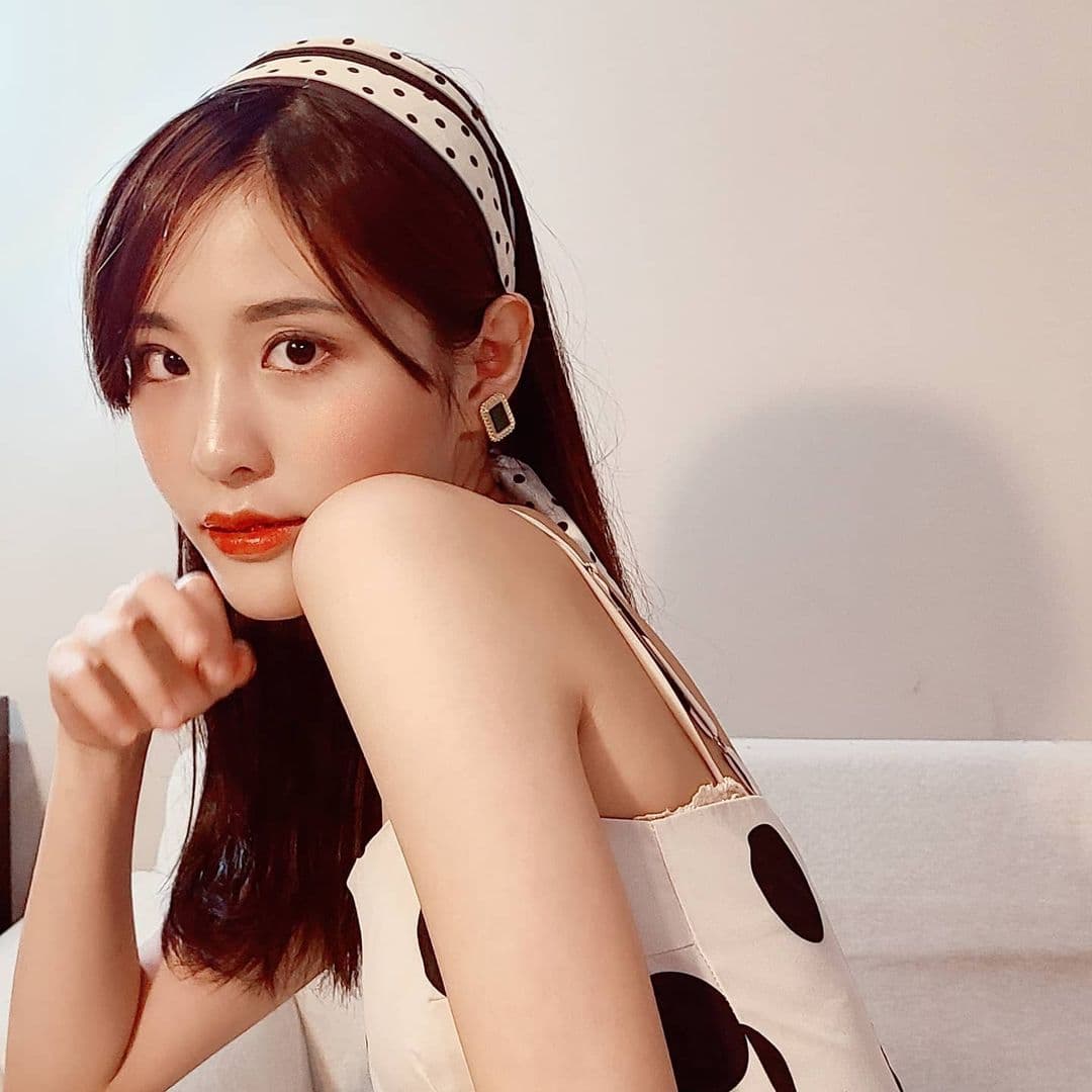 [正妹戰情室] 畫中走出來的美女：絕美畫家薛茜 - Xavier (@sanchers) | Dcard