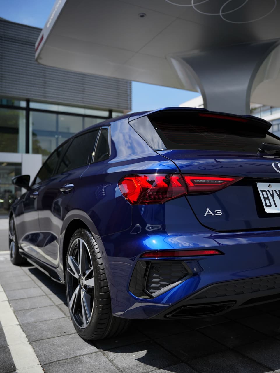 Audi A3 Sportback 35 TFSI S line Navarra blue 交車 - 汽車板 | Dcard