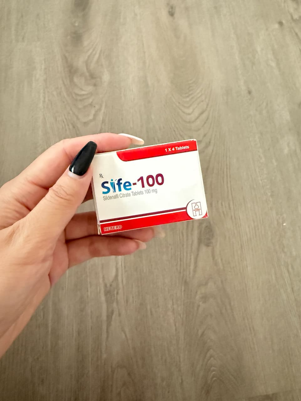 幫男友整理客房 發現一些前女友的物品 該丟嗎？ - B151 留言 | Dcard