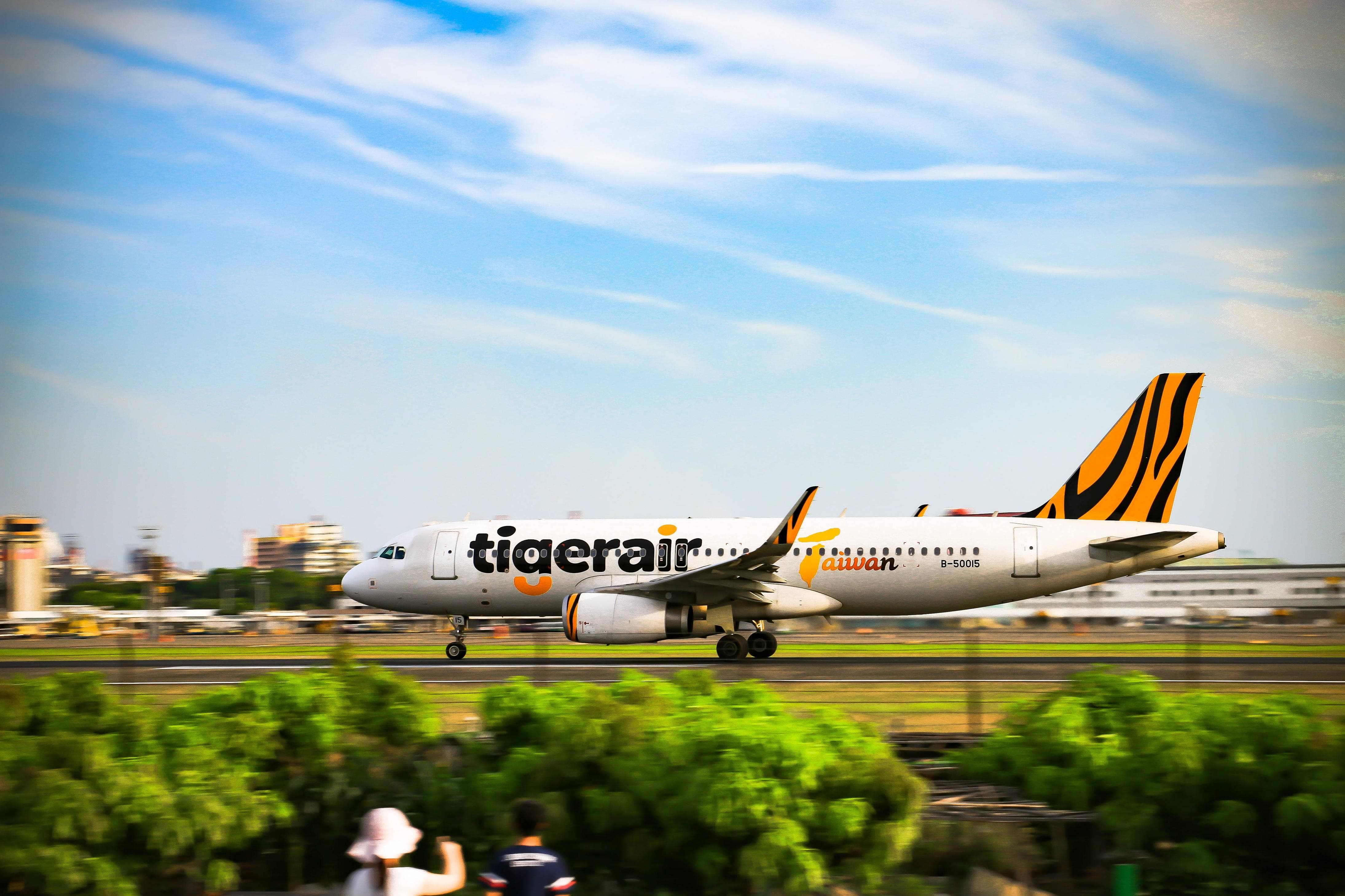 #隨拍 與飛機們的邂逅@小港 - 攝影板 | Dcard