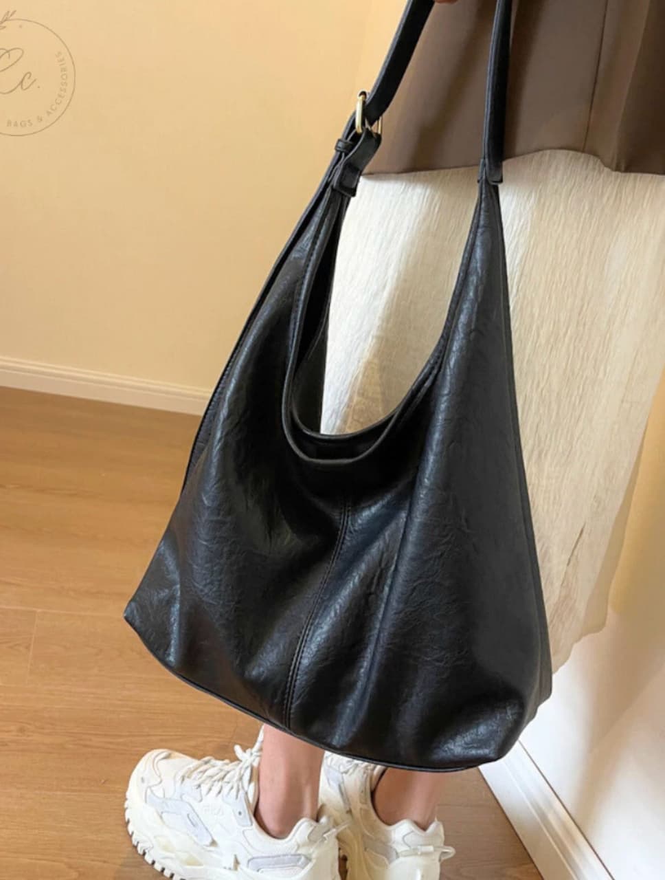 3款極簡托特包推薦～設計師款小眾包 平價不貴！日常生活超實搭 - 三年五班守日人 (@a9509357) | Dcard