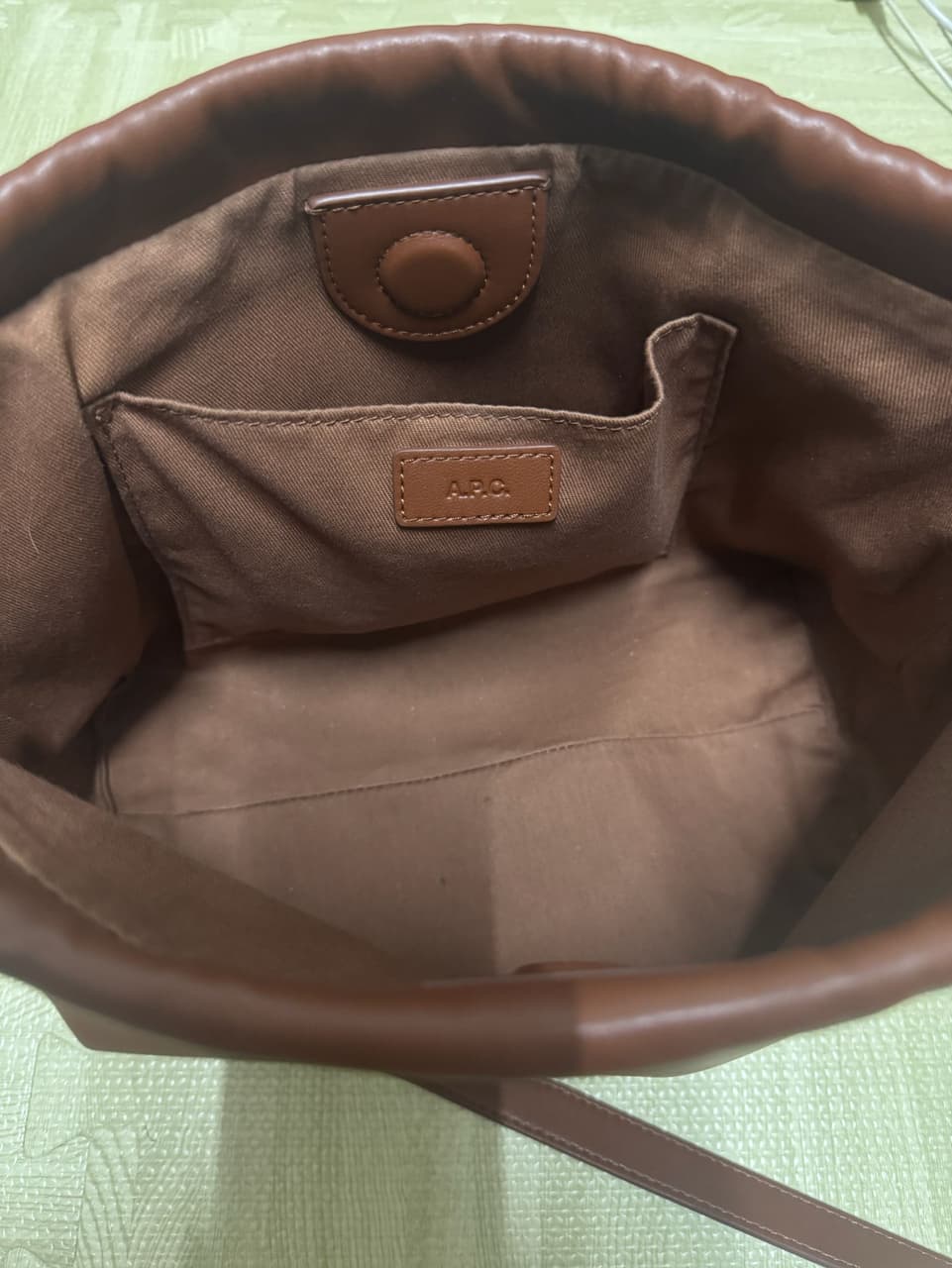 #我要賣 #我要賣#用不到的包包們（APC,saime) - 二手交易板 | Dcard