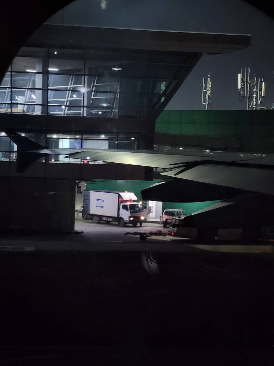 #飛行紀錄 新加坡航空 🇮🇳印度德里DEL-🇸🇬新加坡SIN A380 經濟艙分享 (傳說中的印度班?) - 航空板 | Dcard