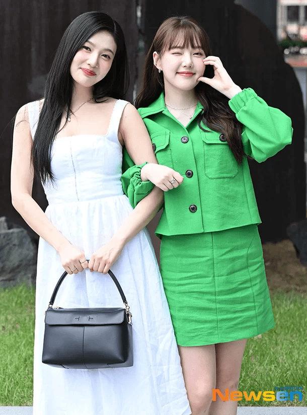 #更新 230802 Yerin - SBS 《TV 動物農場》與Red Velvet JOY的下班路/ Yerin IG 限動更新 - GFRIEND板 | Dcard