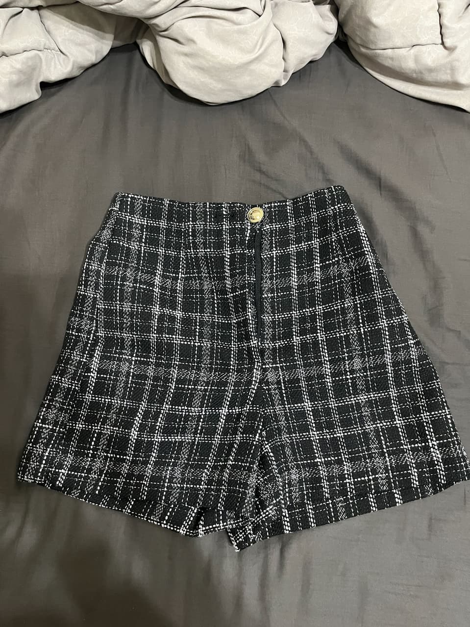 #我要賣 Zara、GU 短褲（皆讓出） - 二手交易板 | Dcard