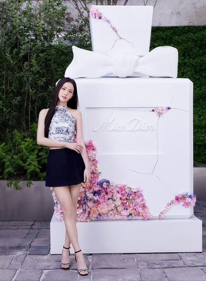 #時尚 JISOO出席韓國首爾Miss Dior exhibition - BLACKPINK板 | Dcard
