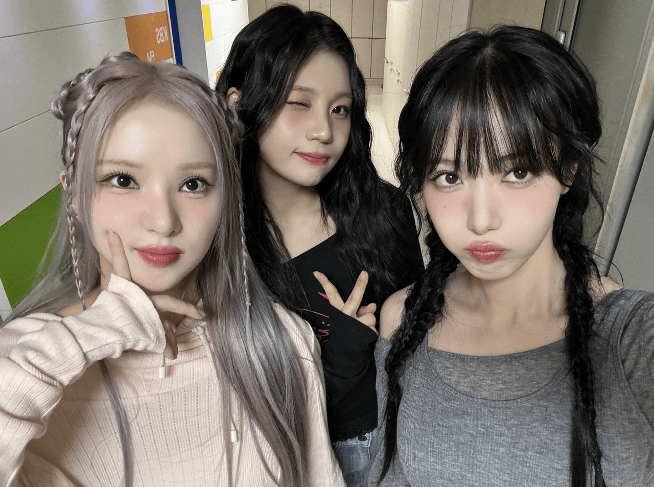 #集中討論 VIVIZ 迷你五輯 VOYAGE 回歸🤫 - B126 留言 | Dcard