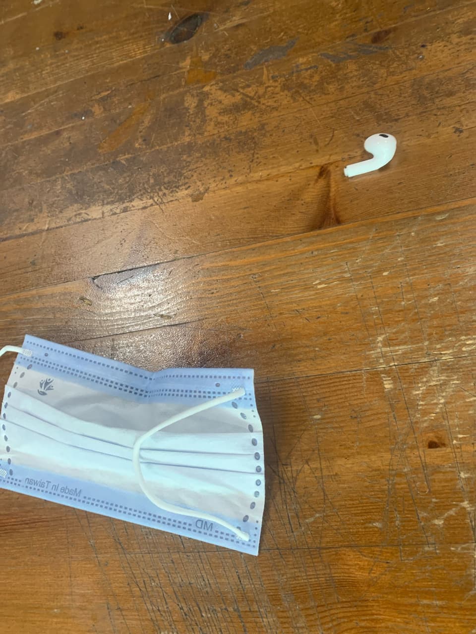 E棟三樓 你的耳機單身了 致理科技大學板 Dcard
