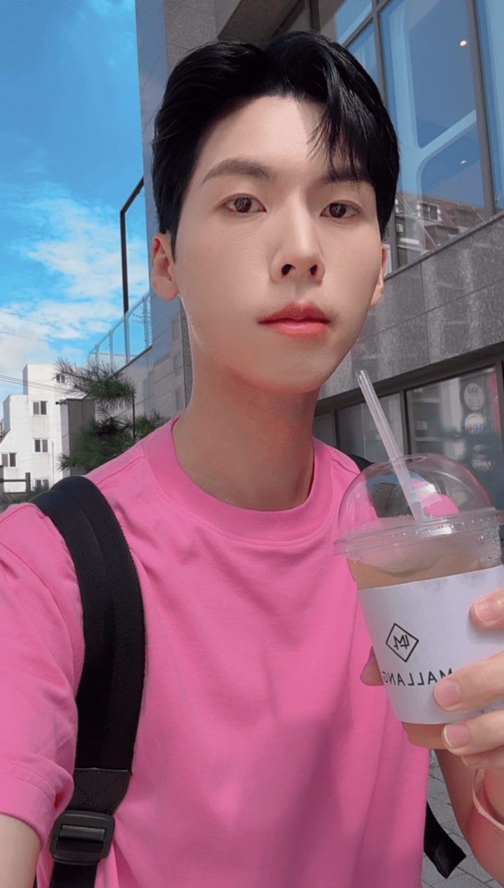 大叔裝高中生 - 歌舞劇先生 (@mr.opera) | Dcard