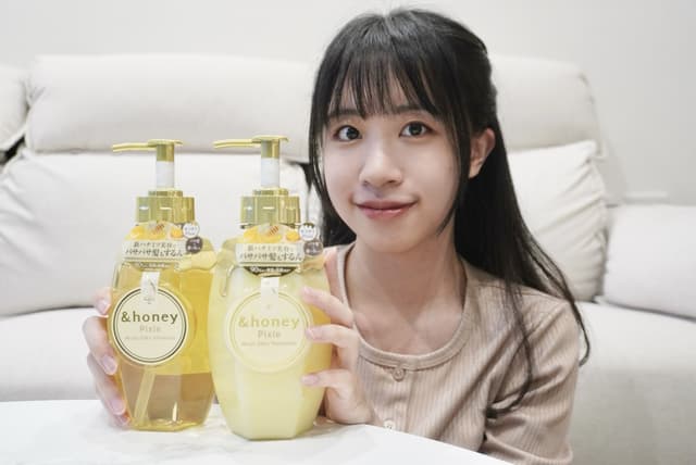 讓頭髮保濕柔順又香甜的秘密武器～實測使用後毛躁亂髮消失了！&honey pixie蜂蜜飄逸柔潤系列🍯 - 女孩板 | Dcard