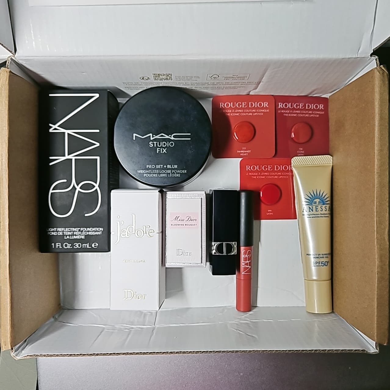 #我要賣 MAC絕絕紫蜜粉、全新DIOR唇膏、香水小樣、NARS唇筆888 - 二手交易板 | Dcard