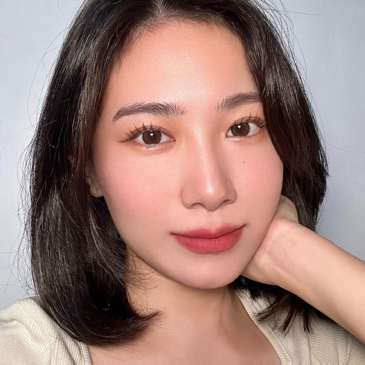 🫶🏻蜜緹 清新自然無辜款🌼 #悸動 #相擁 - 摸你卡撐 (@vivi47) | Dcard