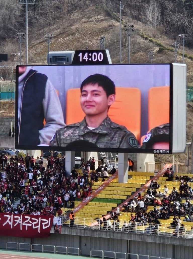 #分享 BTS成員軍中近況整理~ - B37 留言 | Dcard