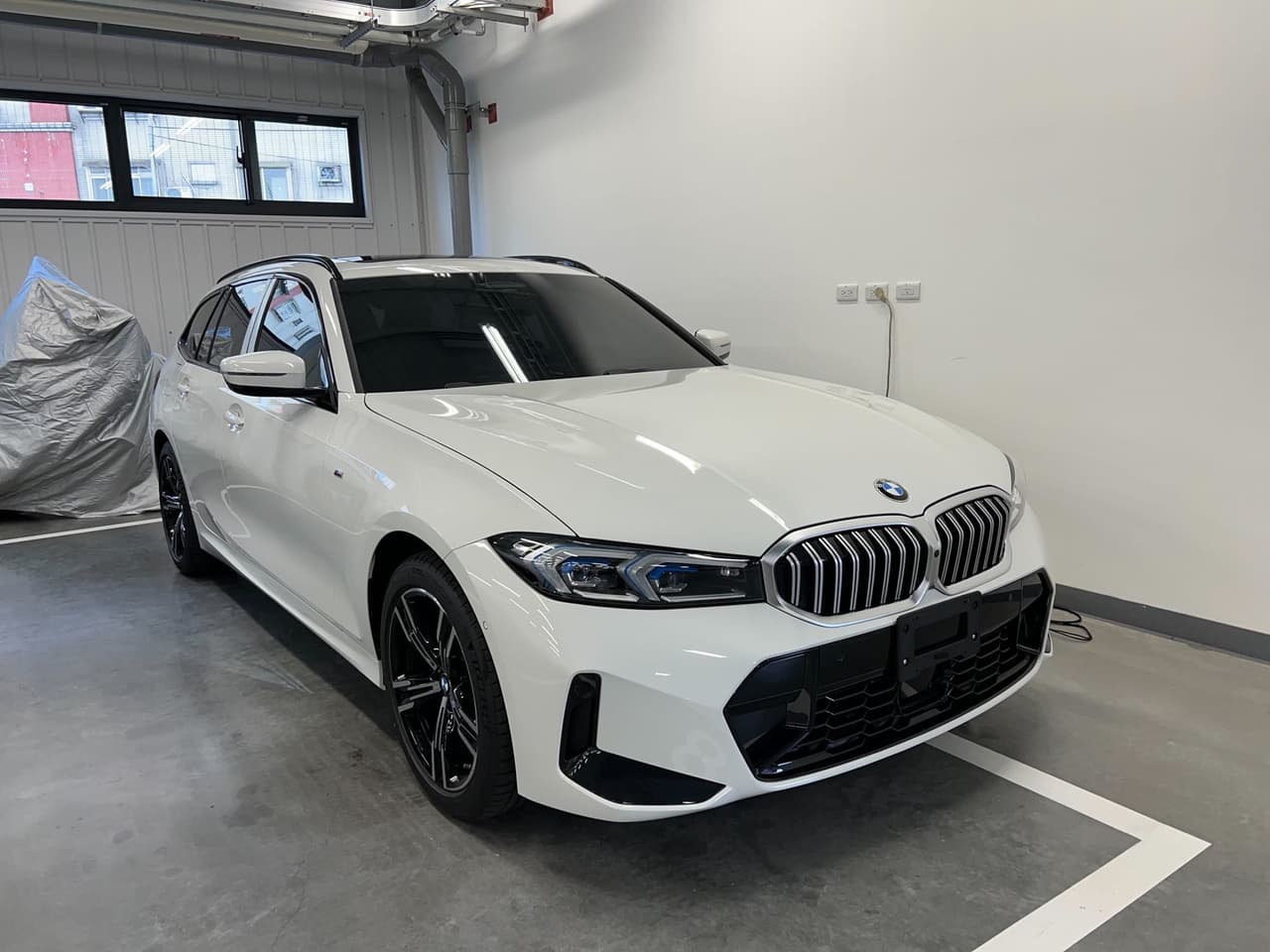 2023 Lci 320i touring交車 - 汽車板 | Dcard