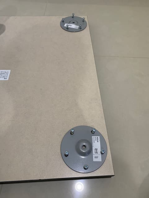 買IKEA書桌但是20顆螺絲全轉不下去怎麼辦 - B69 留言 | Dcard