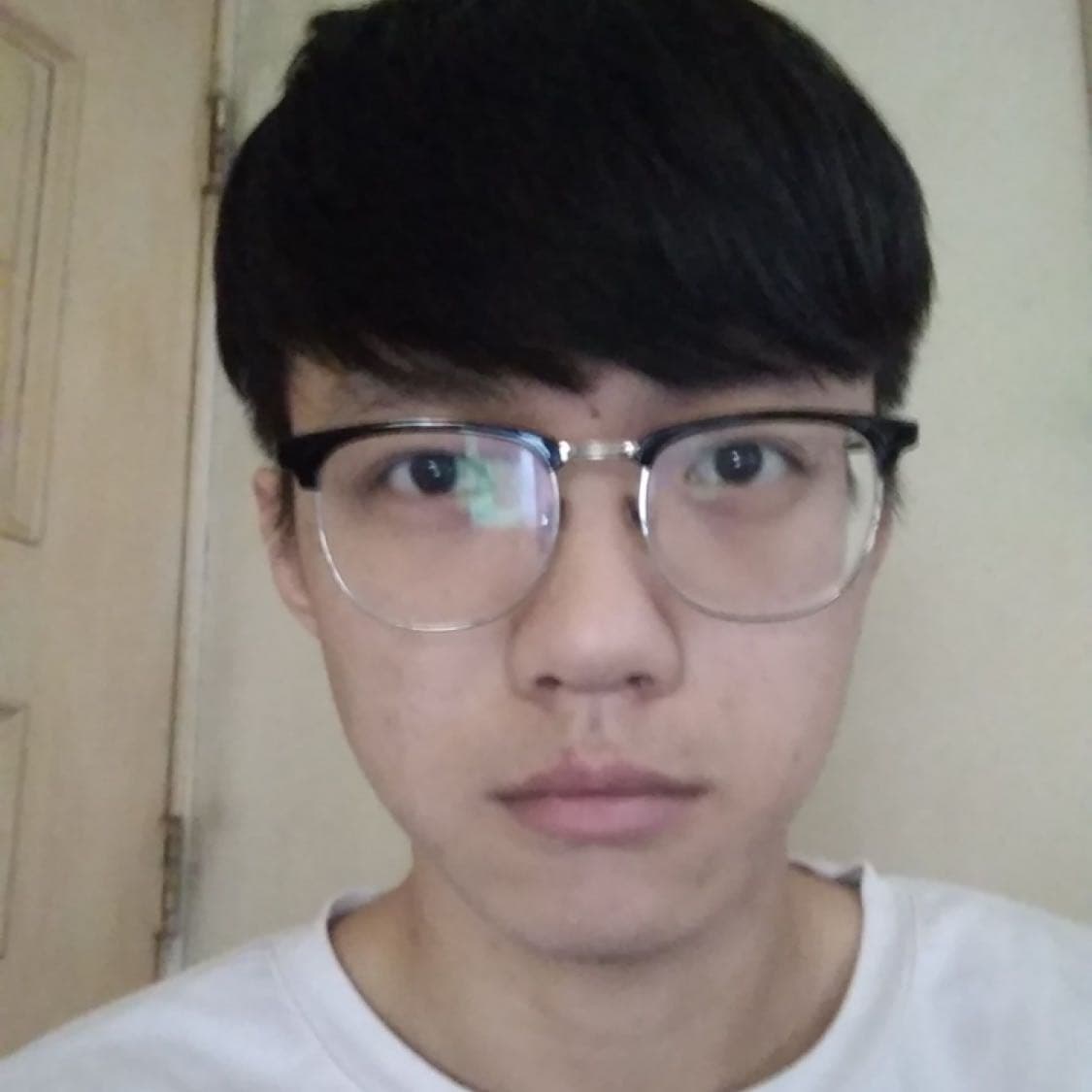 眉型眼鏡會很8+9嗎 - B64 留言 | Dcard