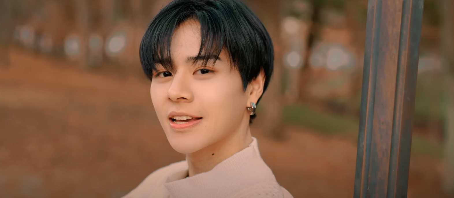 #分享 MV「火花」 迷死人的瞬間💜 - Ozone板 | Dcard