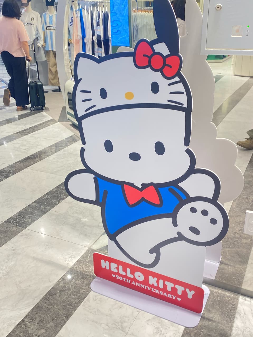 🎀 Hello Kitty50週年🇰🇷韓國快閃店-活動資訊 - 釜山下雪了⛄️ (@snoww) | Dcard