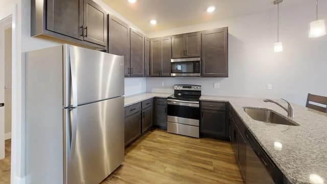 #留學 【已徵得】 UIUC Fall 2025 找室友 - 留學板 | Dcard