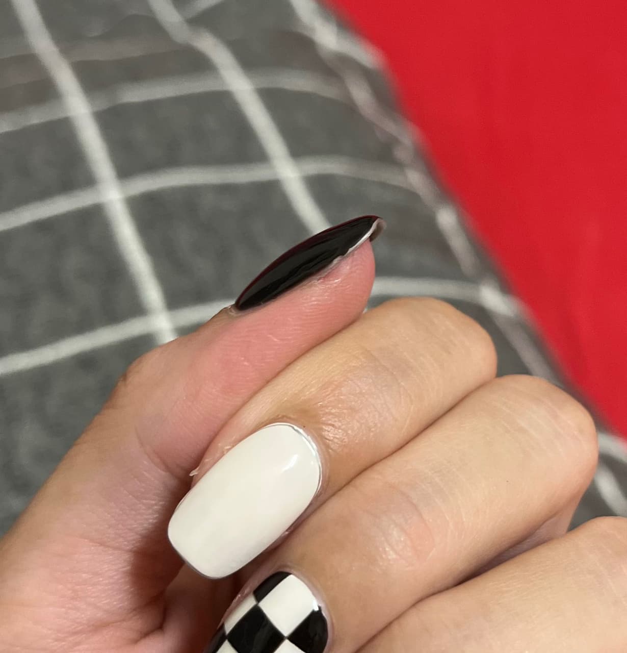 問題 想請問這樣是正常的嗎 美甲板 Dcard