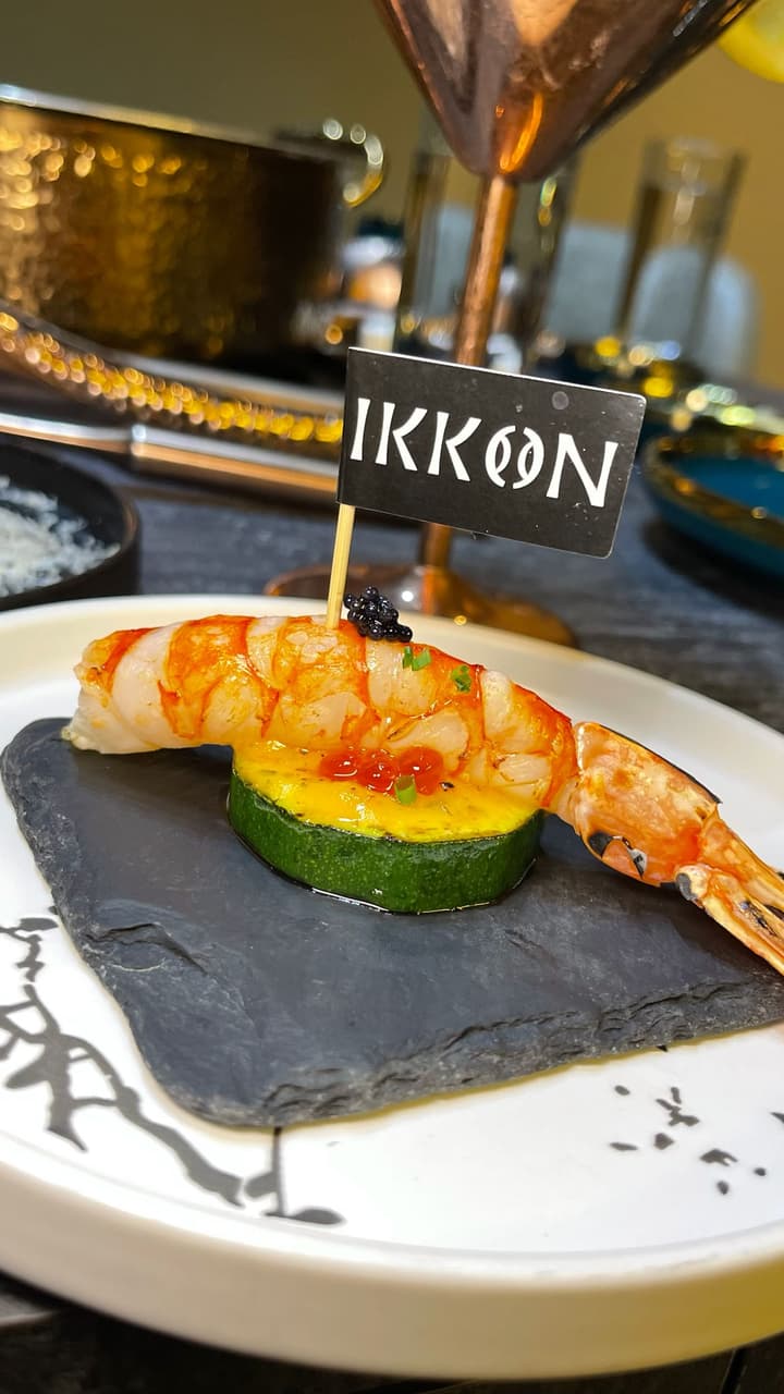 桃園｜頂級奢華火鍋店 豐盛海陸套餐 免費生日場景 - 有什麼好吃好玩好用 (@qqyuuuuu) | Dcard