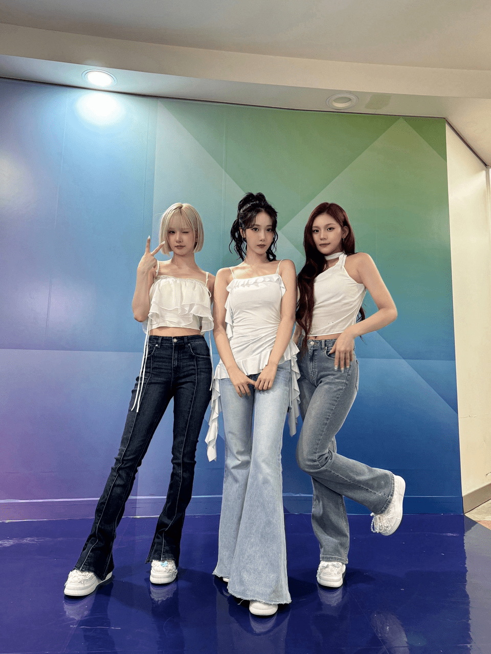 #集中討論 VIVIZ 正規一輯 A Montage of ( ) 回歸 - B73 留言 | Dcard