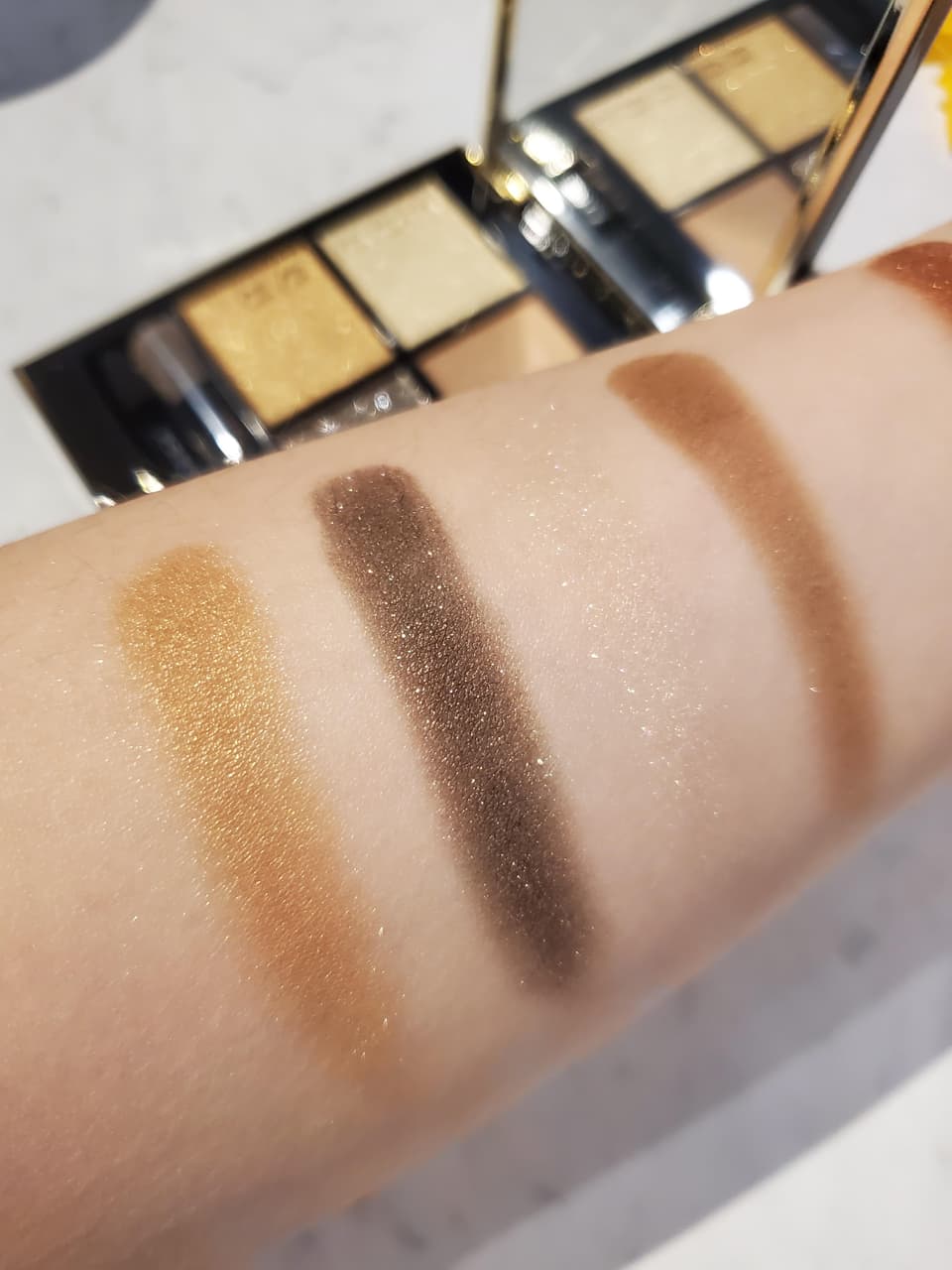 #分享SUQQU第二波英國聖誕限定PRE HOLIDAY彩妝試色 - QM (@qmart) | Dcard