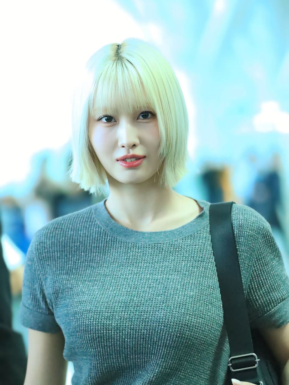 #分享 MOMO出境前往米蘭🇮🇹參加鬼塚虎時裝秀 - TWICE板 | Dcard